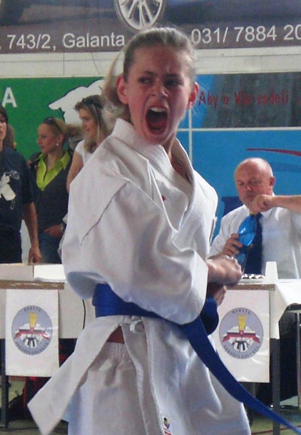 Ema Brázdová « Photo gallery « Karate Records - Karate results and charts